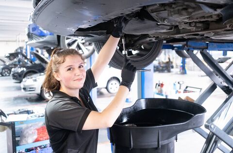 Female apprentice mechanic drives diversity with Waterford business ...