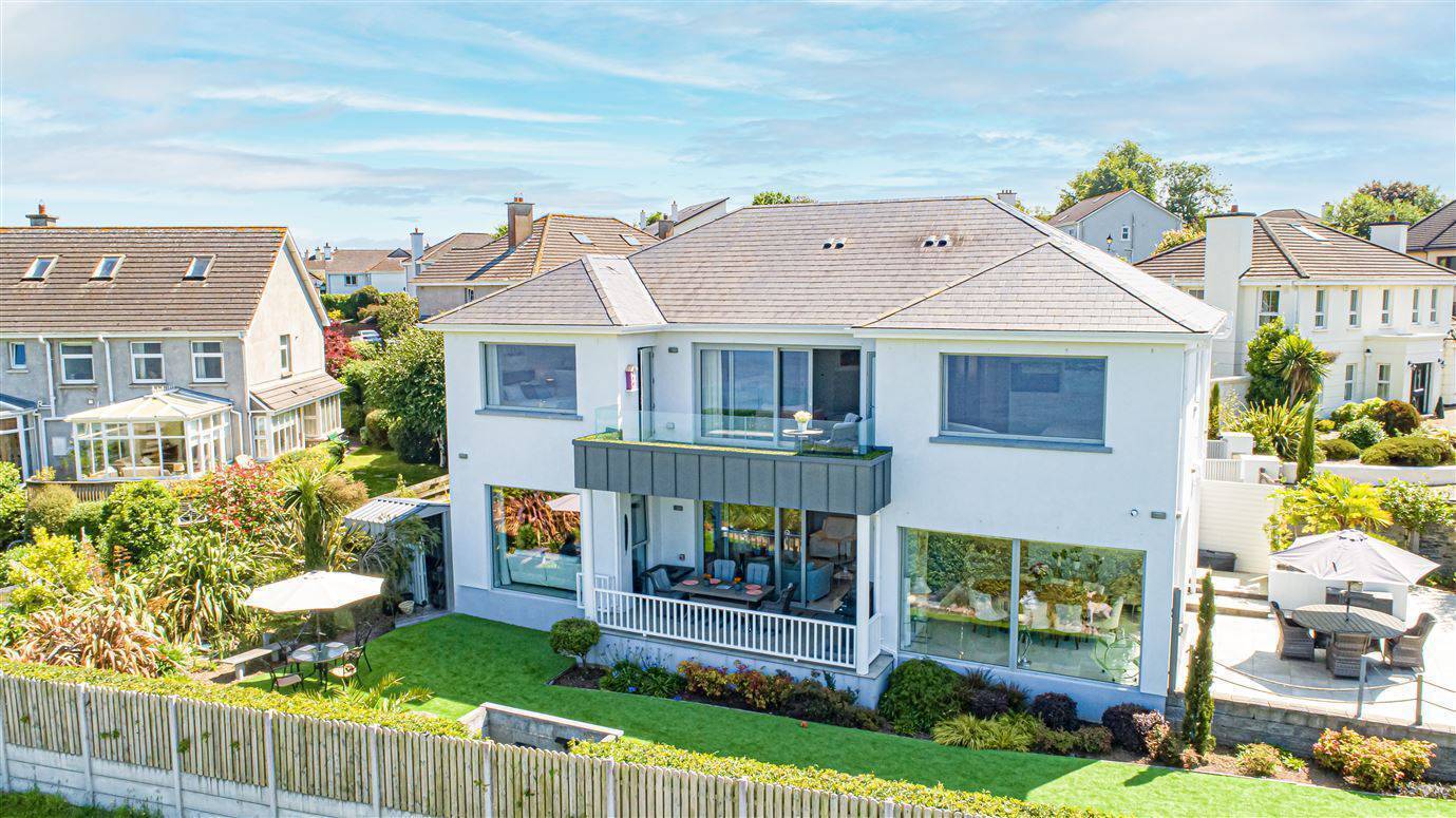 Waterford Property: Hamptons luxury in exclusive waterfront home - Life ...